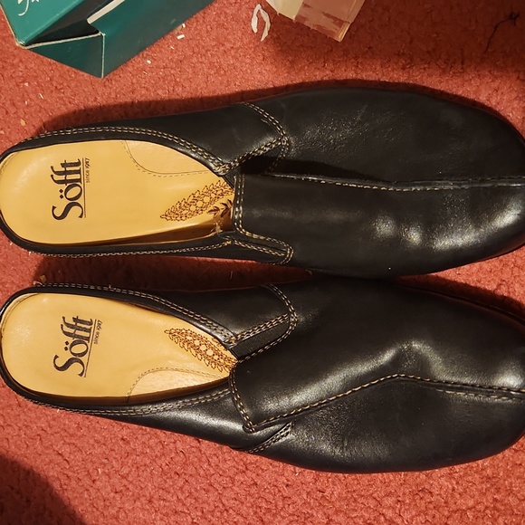 Sofft | Shoes | Euc Sofft Size 75 Slip On Black | Poshmark